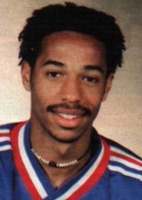 Henry Thierry | En Una Baldosa