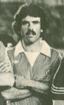 Escobar Enzo | En Una Baldosa