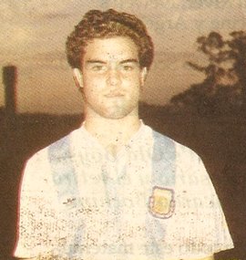 Castellani Ricardo | En Una Baldosa