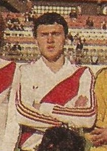 Gennero Luis | En Una Baldosa