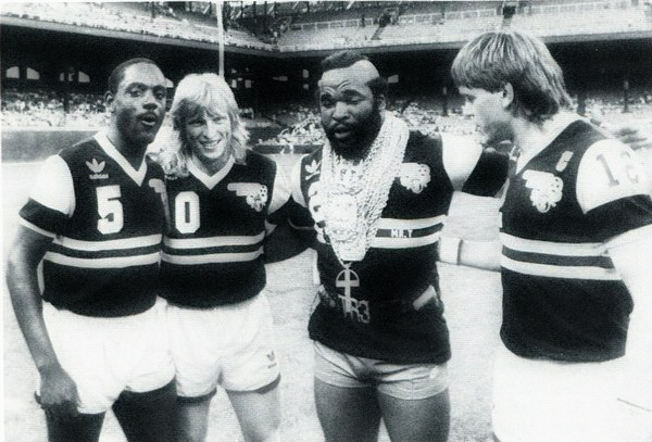 Especiales: el argentino que jugó con Mario Baracus | En Una Baldosa