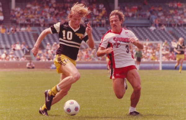 Especiales: el argentino que jugó con Mario Baracus | En Una Baldosa