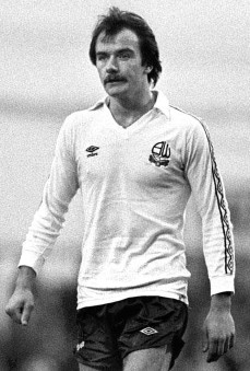 Carter Michael | En Una Baldosa