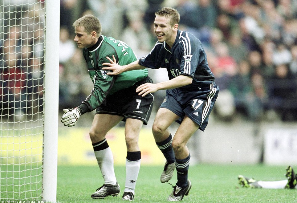 Voy Al Arco: Bo Hansen (2001) | En Una Baldosa